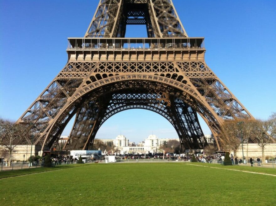 Eifel Tower base – Jerusalem Cats